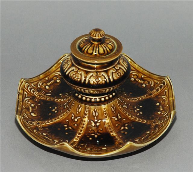 EXCEPTIONNELLE RÉUNION DE 333 ENCRIERS | Rouillac