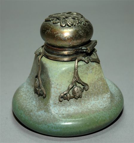 EXCEPTIONNELLE RÉUNION DE 300 ENCRIERS | Rouillac